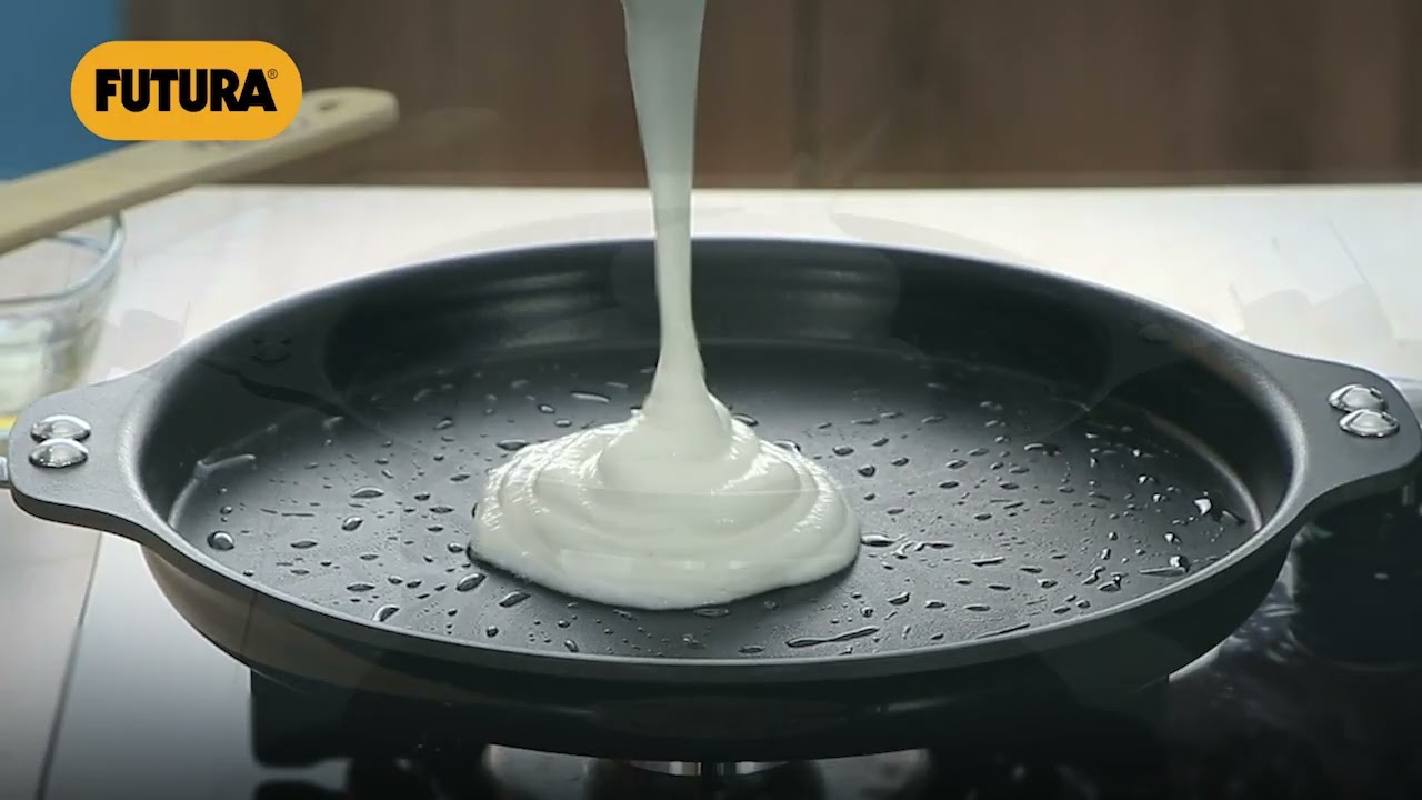 Hawkins Futura Nonstick 24 cm Uttapam Pan with Glass Lid - YouTube