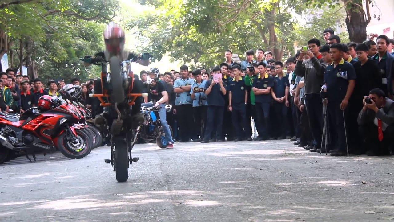 Motorbike Stunts in Chiang Mai KSR Stun Show Thailand Bikes and ...