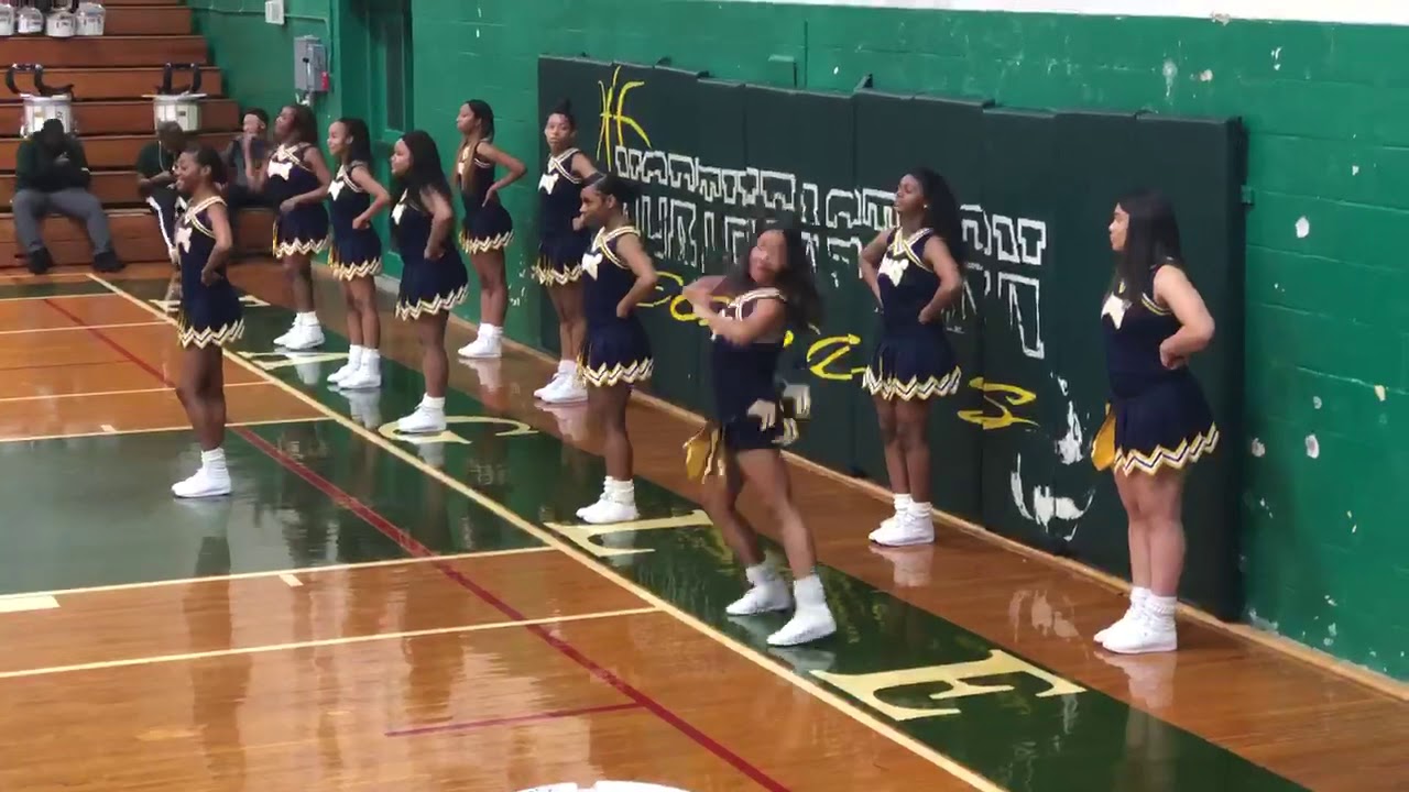 HCHS Varsity Cheerleaders - YouTube