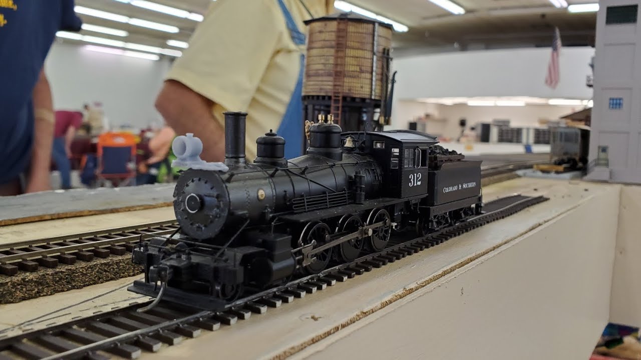 Bachmann ten wheeler with Loksound v5 - YouTube