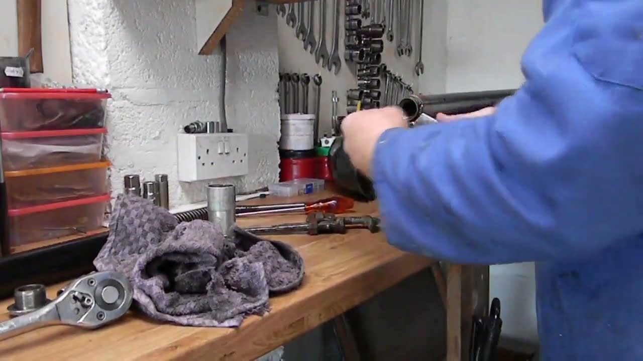 BSA C15 - Front forks strip down - YouTube