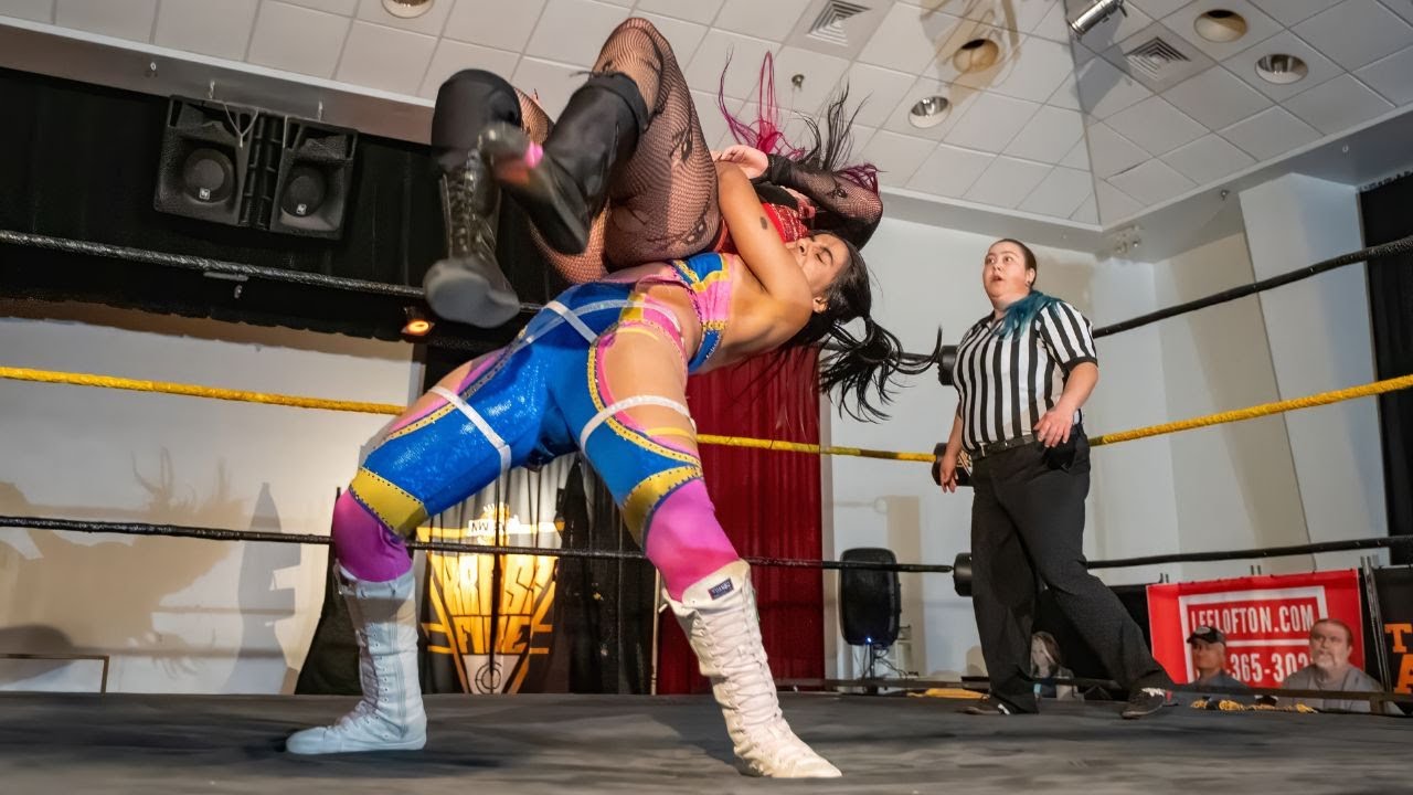 Clara Carter vs Amanda Kiss | KFW Family Gathering - YouTube
