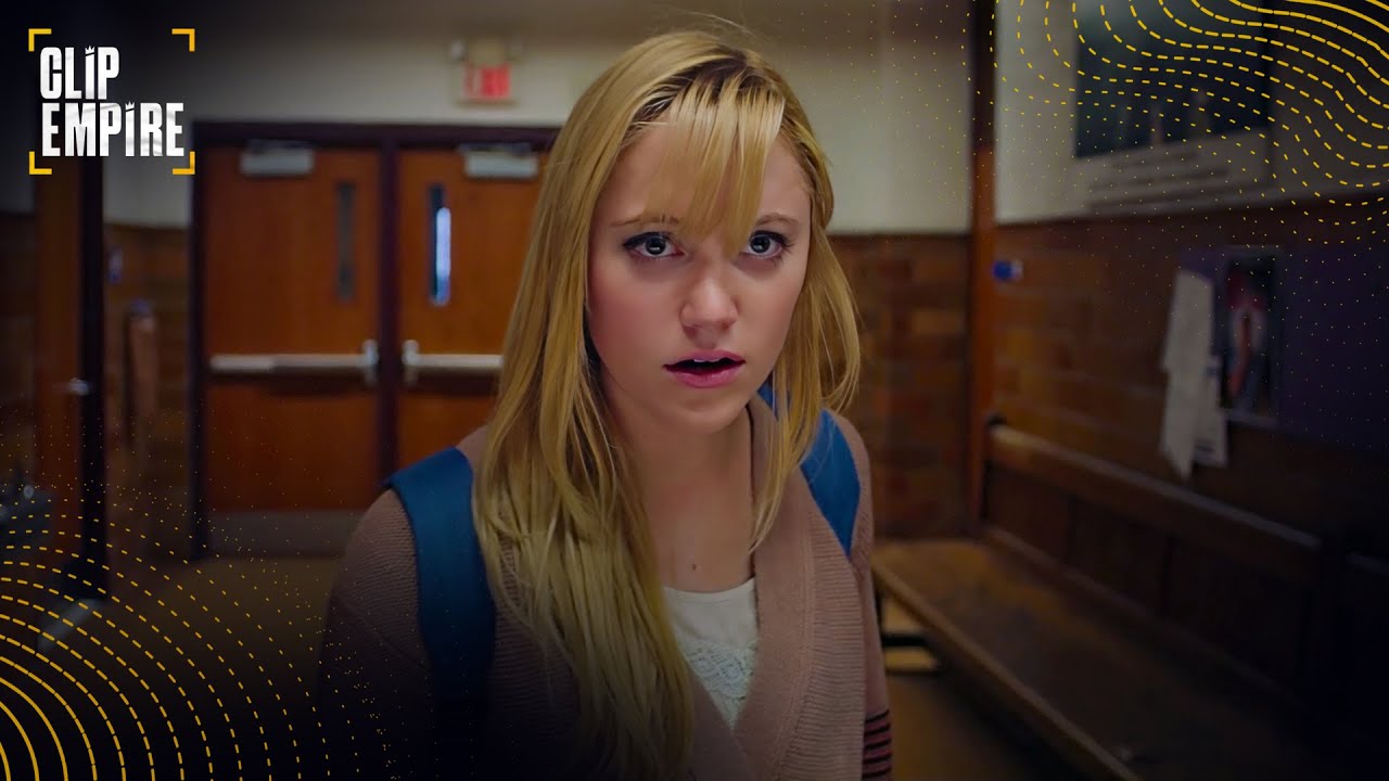 Jay Sees The Entity While in Class | It Follows - YouTube