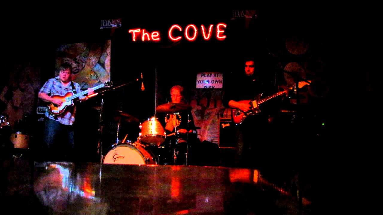 King Pelican Playing the Bond-Secret Agent Man Medley live at The Cove ...