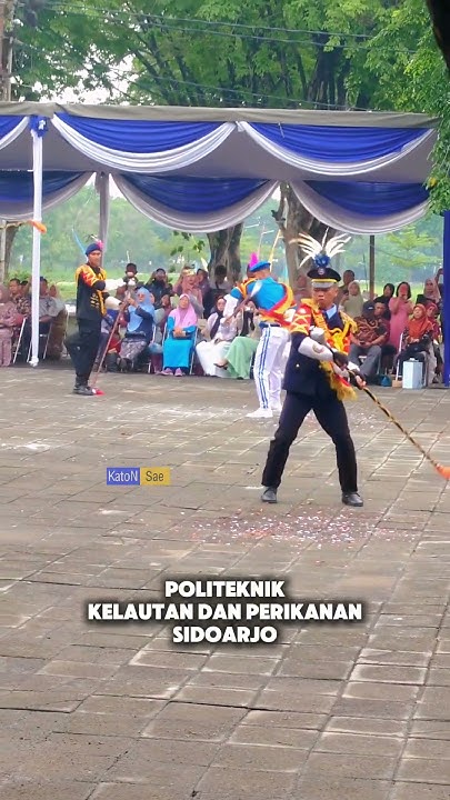 Atraksi dram band Taruni Politeknik Kelautan dan perikanan Sidoarjo - YouTube