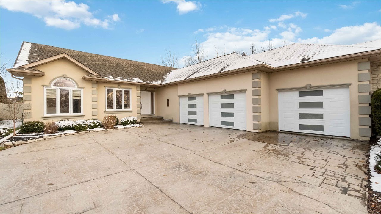 594 Riverside Drive, Corunna On - YouTube