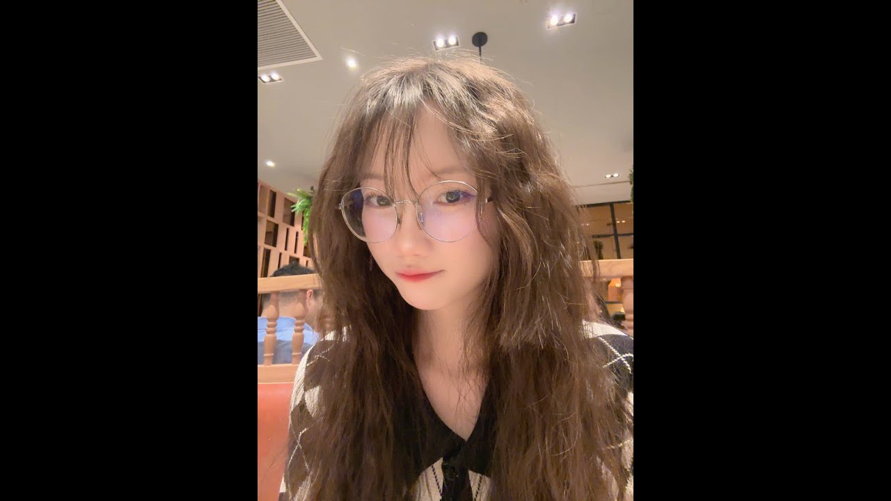 Meily Meily - Unbox quà sinh nhật sớm - Bàn phím moiiii - YouTube