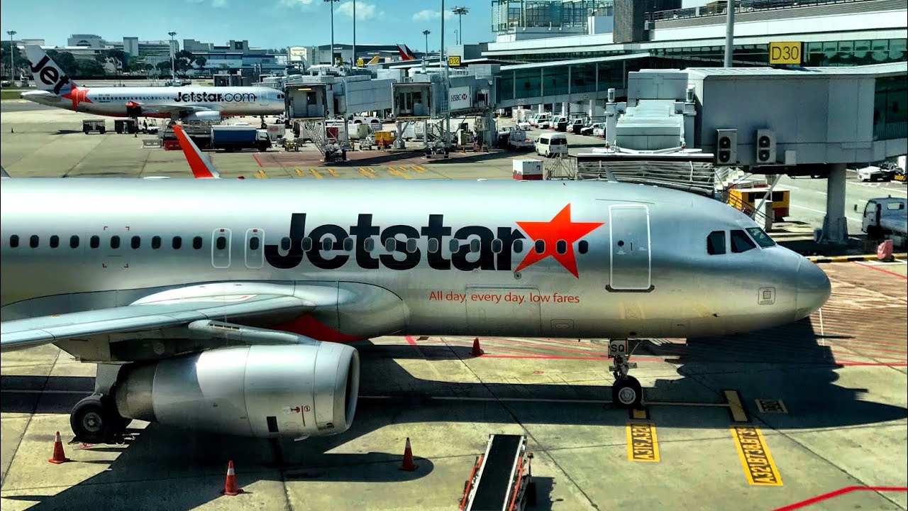 Jetstar Asia: Low Cost DONE RIGHT - Singapore to Hong Kong - YouTube