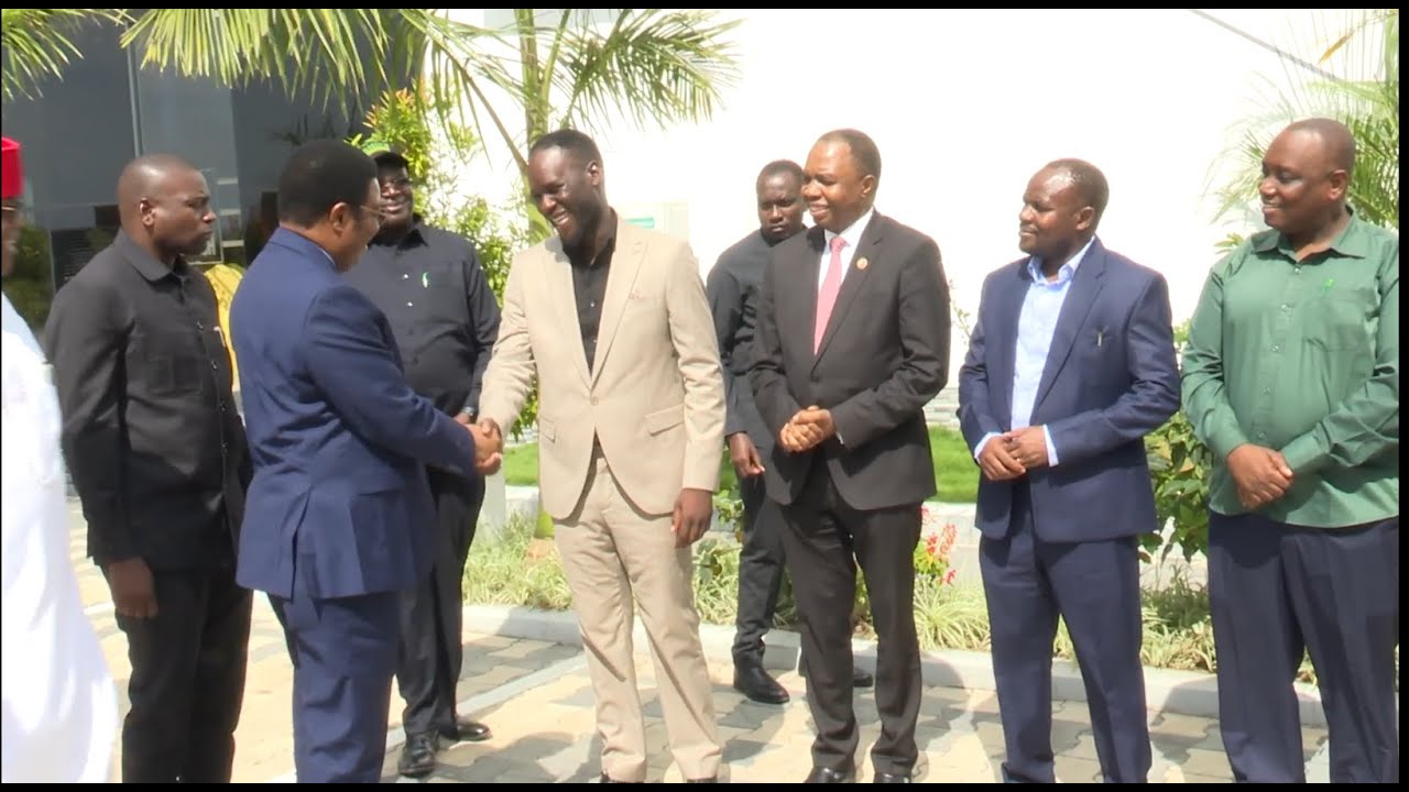 RAIS DKT SAMIA AMETIMIZA AHADI ZAKE KWA WATANZANIA MAJALIWA - YouTube