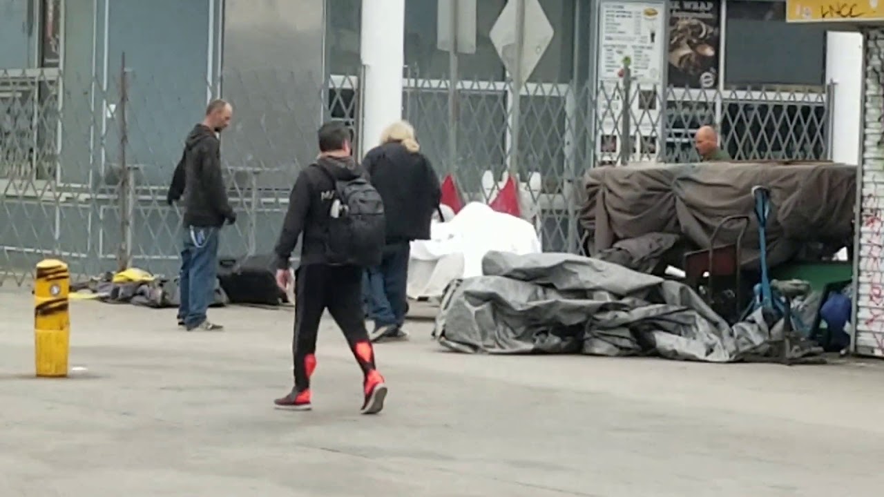 Homeless people Venice beach am - YouTube