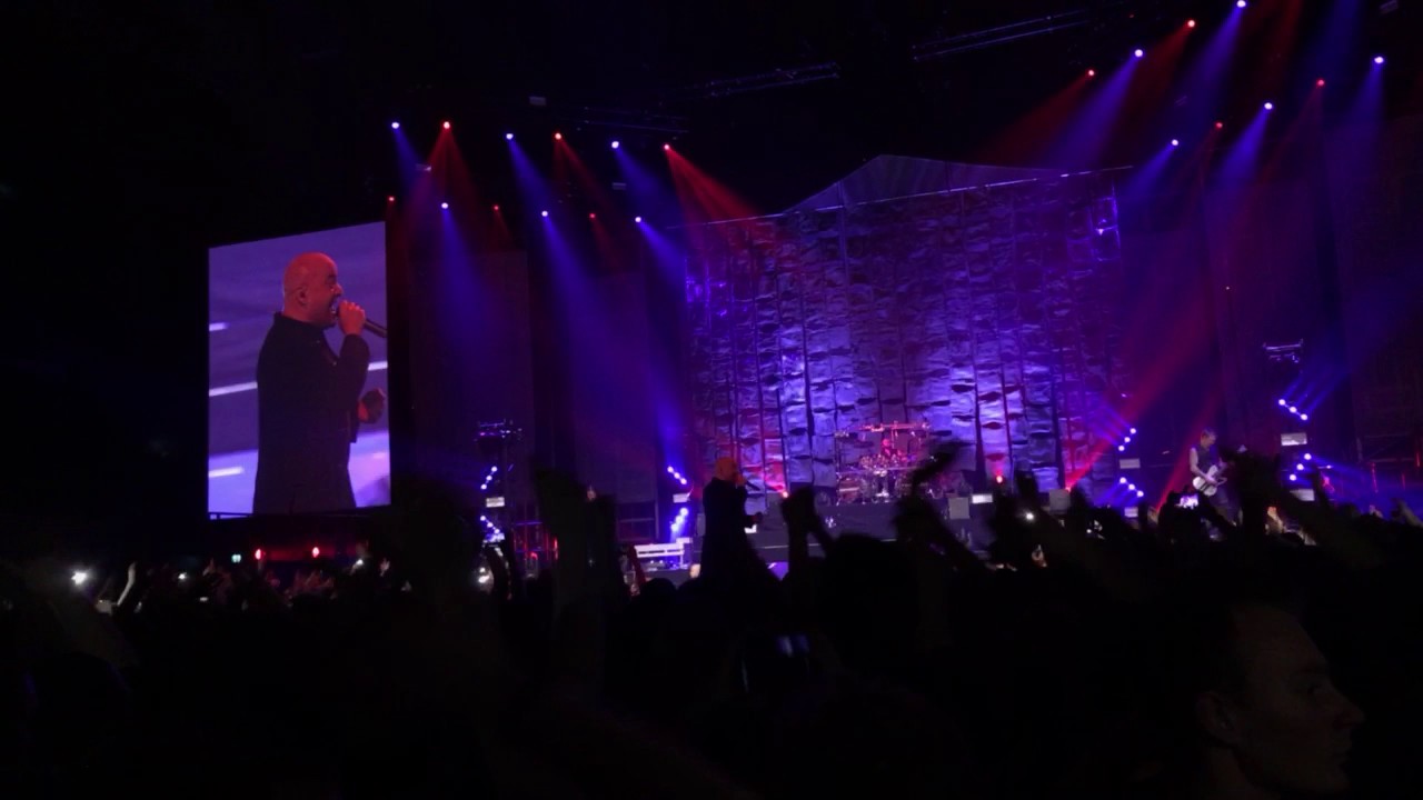 Disturbed - The light - LIVE HQ AUDIO ZIGGO DOME - YouTube