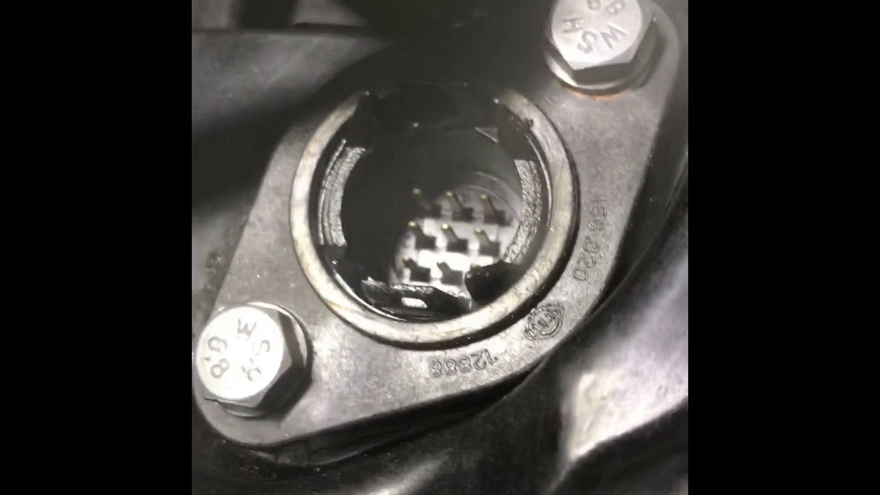N46 PCV Leak - YouTube
