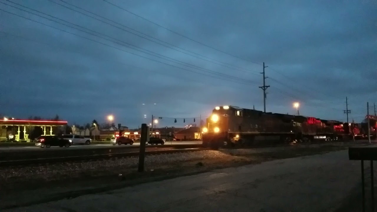 Quick Catch: CSX Q574 with Ex Santa Fe Warbonnet SD75M's PRLX Lease ...
