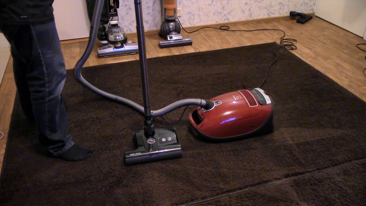 Quick Vacuuming: Miele C3 & Sebo ET-1 Powerhead - YouTube