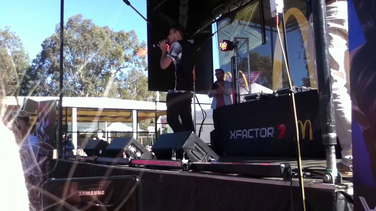 Omar Dean singing Cry Me a River 12/10/13 [McDonald's] - YouTube