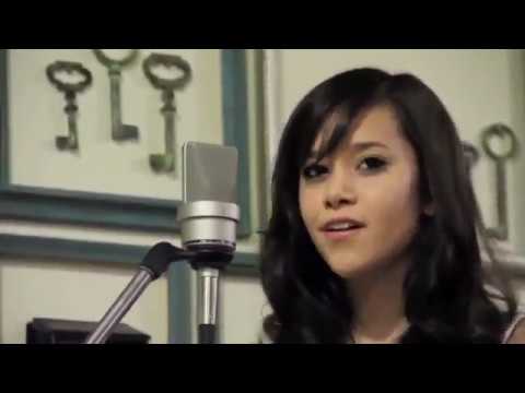Fly - Nicki Minaj feat  Rihanna | Megan Nicole (cover)