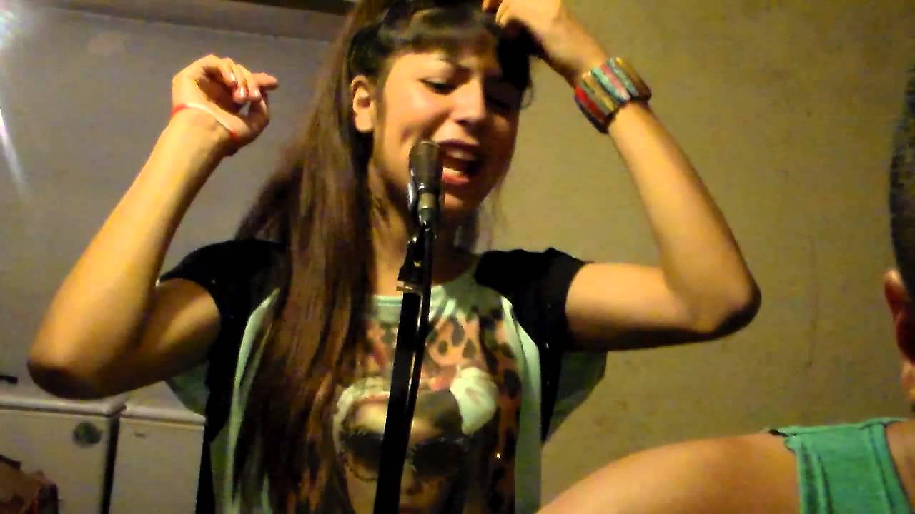 No Tan Santas - YouTube