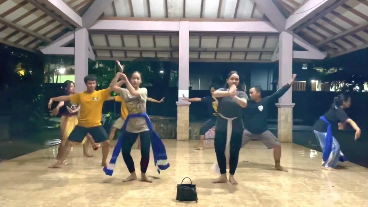 Latihan Tari Warak Dugder - YouTube