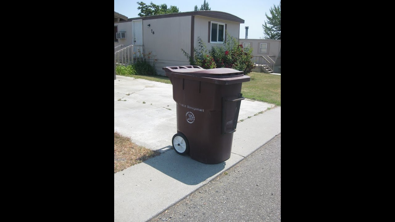 Roblox (Garbage Man picking up My Friends 120b Cascades) - YouTube