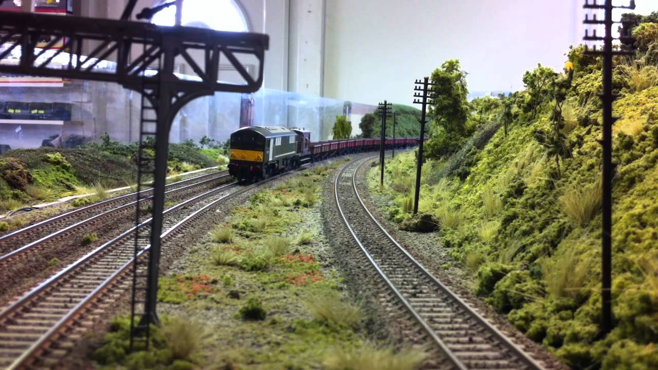 Heljan Metrovik Co-Bo with DCC sound by Keytes - YouTube