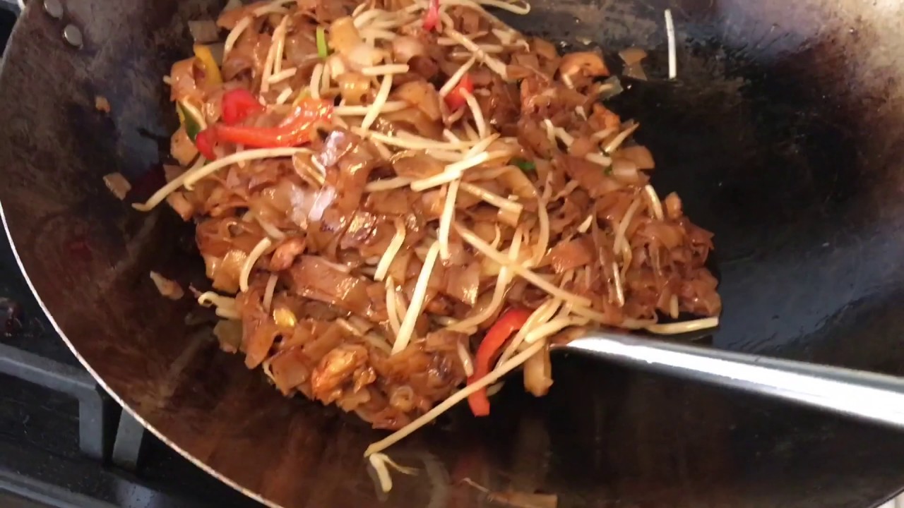 Special Chinese Homemade Chicken Chow Fun with Black Bean Sauce Recipe ...