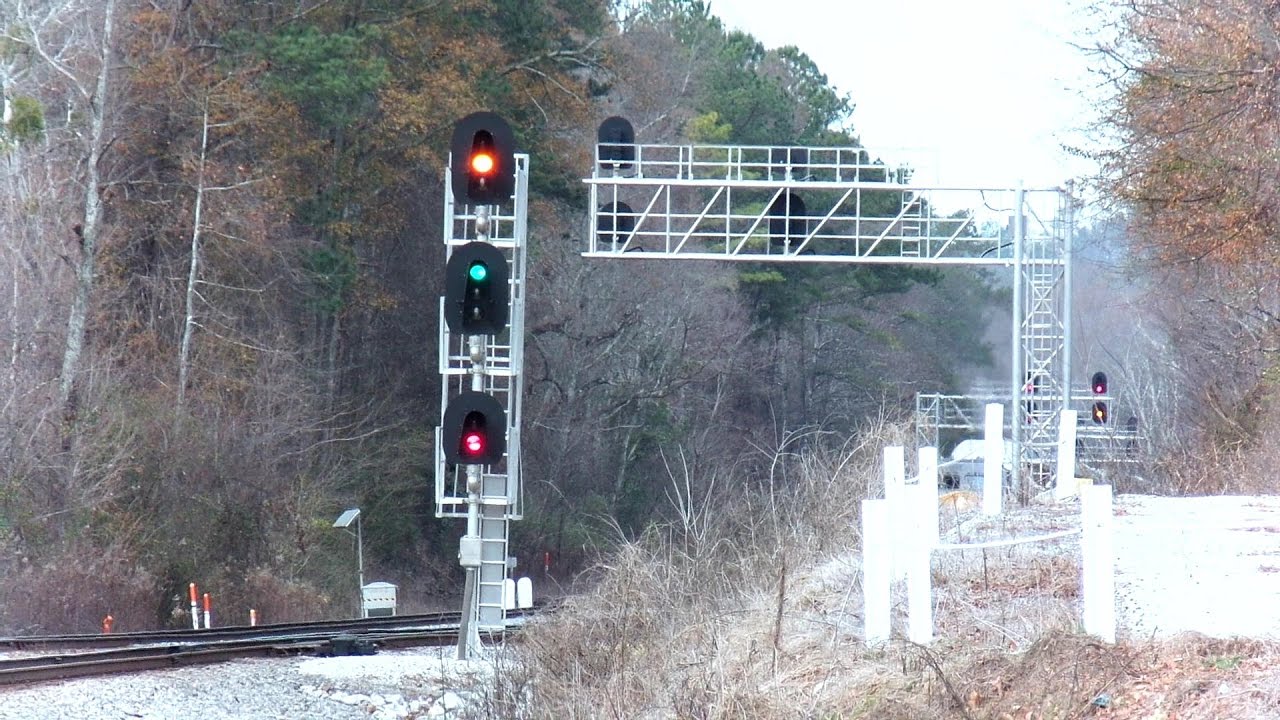Norfolk Southern Auto Rack Accelerates After Signal Turns - YouTube