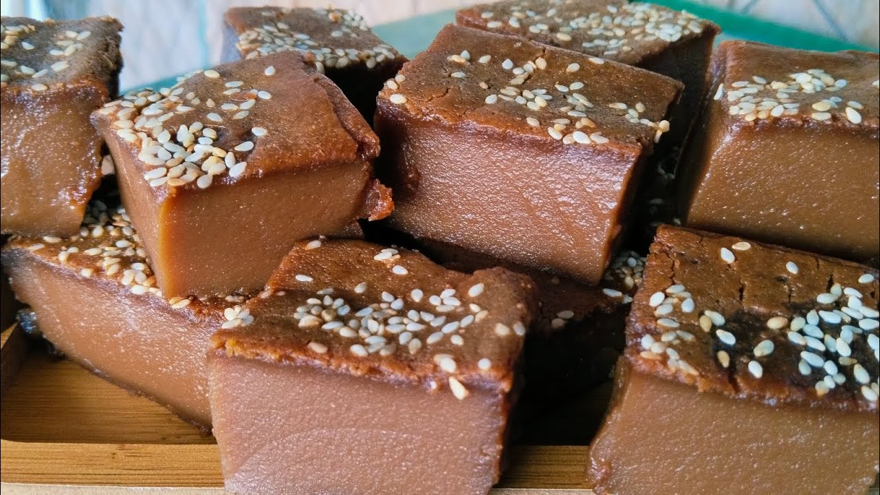 Bingka tepung pulut lembut dan kenyal dengan aroma santan dan gula ...