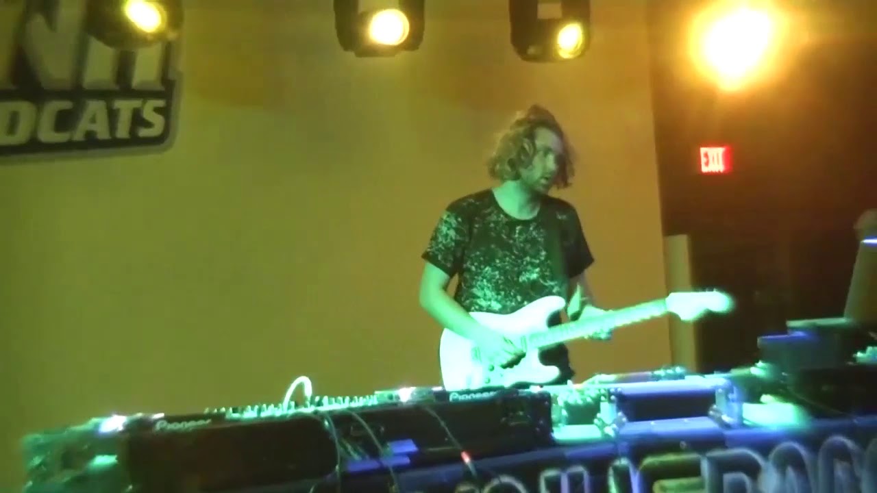 Gabe Smith Live @ UNH EDMC (Preformance Re-Cap) - YouTube