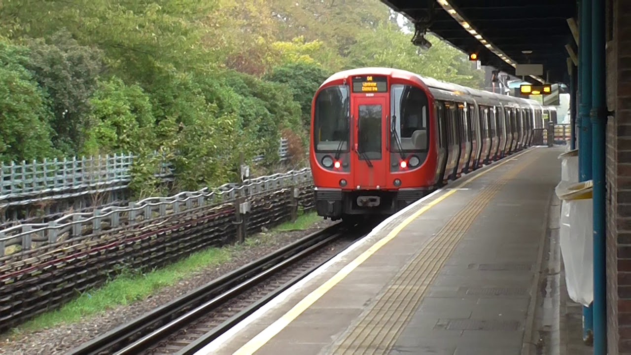 District Line & c2c Observations at Upney - YouTube