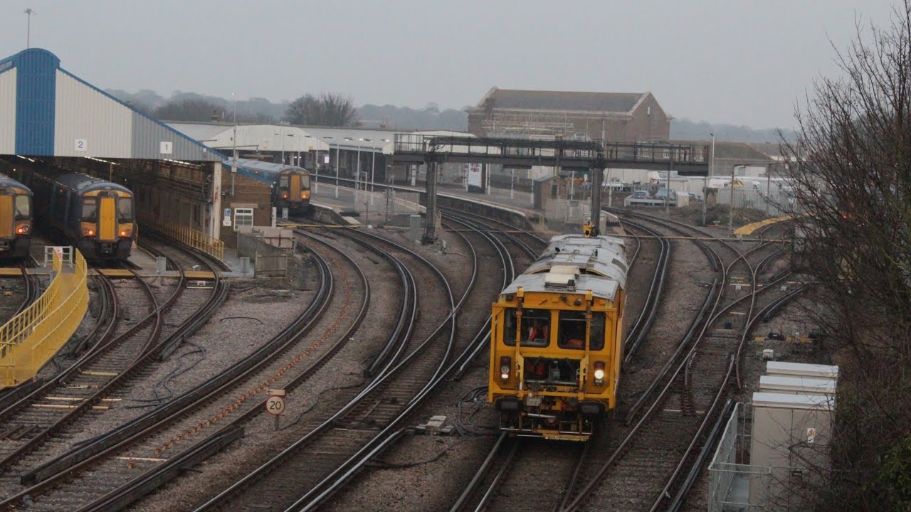 Track treatment trains at Ramsgate 04/01/21/10/01/21 - YouTube
