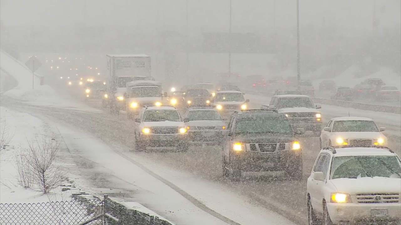 MnDOT Preparing For First Big Snow In Twin Cities - YouTube