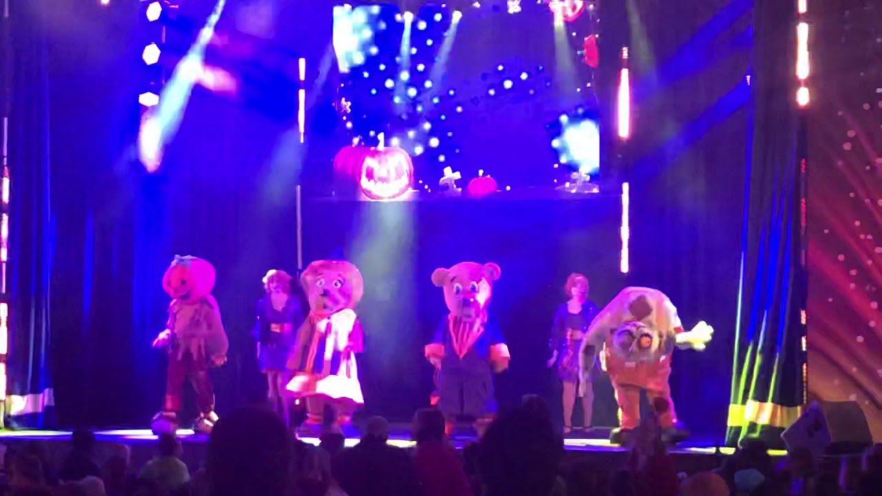 Butlins Halloween 2019 little monsters ball- step slide - YouTube