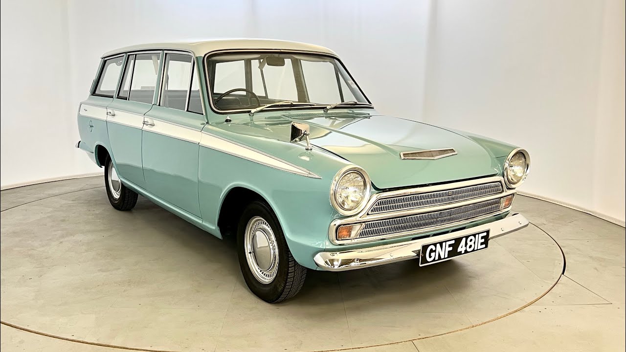 Ford Cortina Super Estate - YouTube