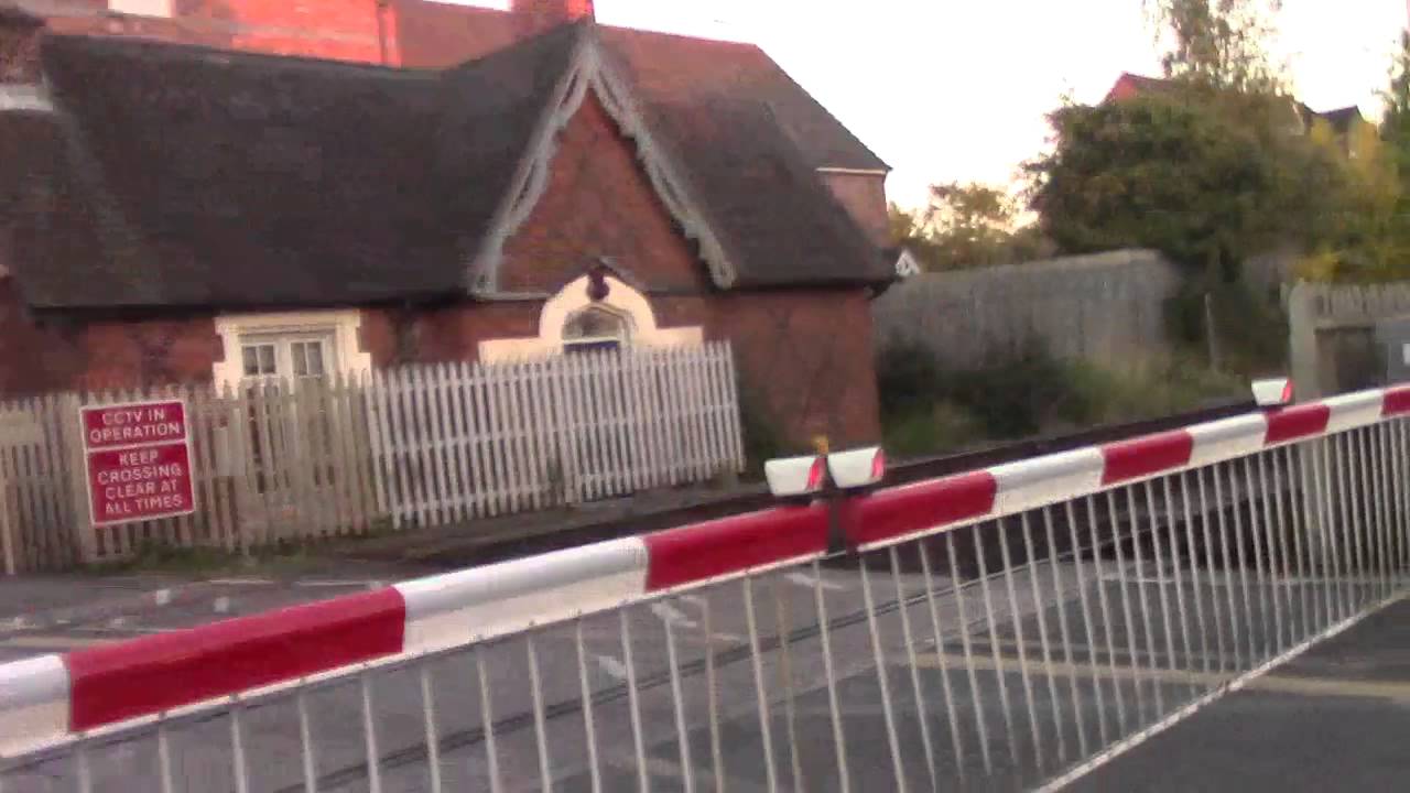 Aston-By-Stone Level crossing Staffs 26.9.15 - YouTube