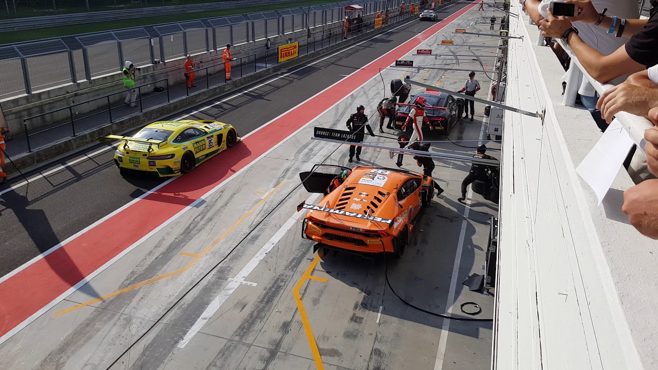 Blancpain GT pit stop at Hungaroring - YouTube