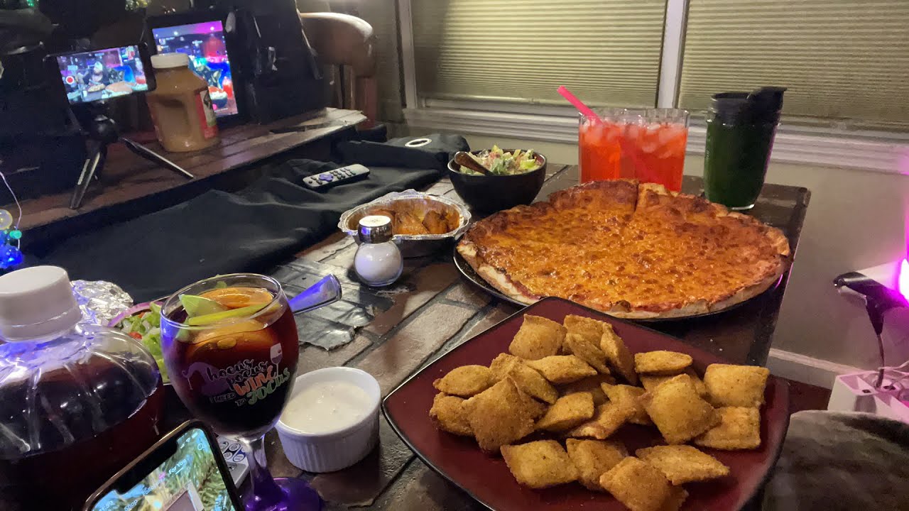 Pizza / Hot Wings /Buffalo Chicken Ravioli - YouTube