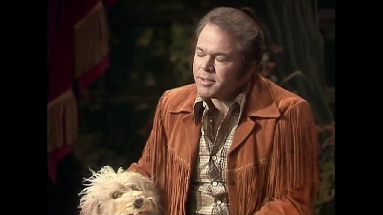 Muppet Songs: Roy Clark - Yesterday When I Was Young - YouTube