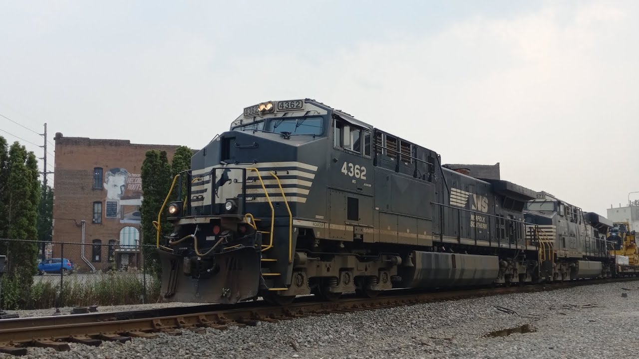 NS Train at Richmond, Indiana - YouTube