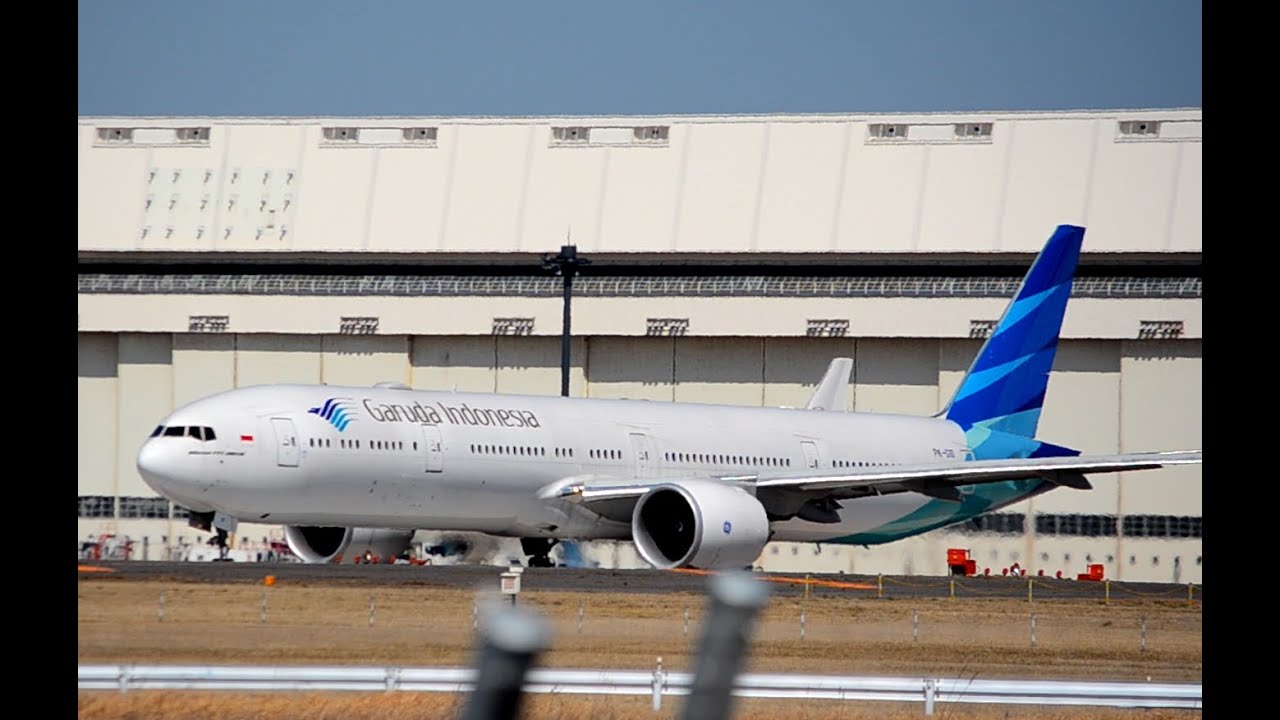 Garuda Indonesia Boeing777-300 Narita Airport 34L Takeoff - YouTube