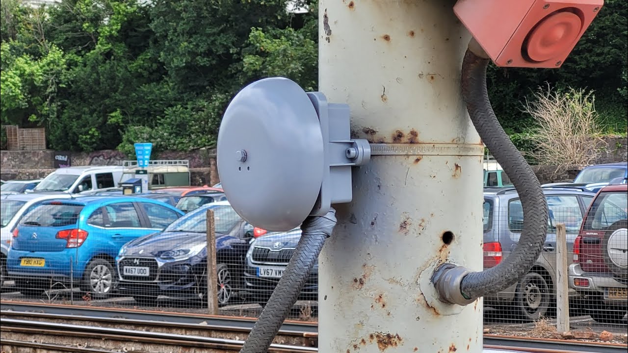 *Painted Bell* Exeter Red Cow Level Crossing Devon - YouTube