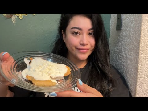 ASMR español comiendo quesadilla 🧀 antojito mexicano 🇲🇽 - YouTube