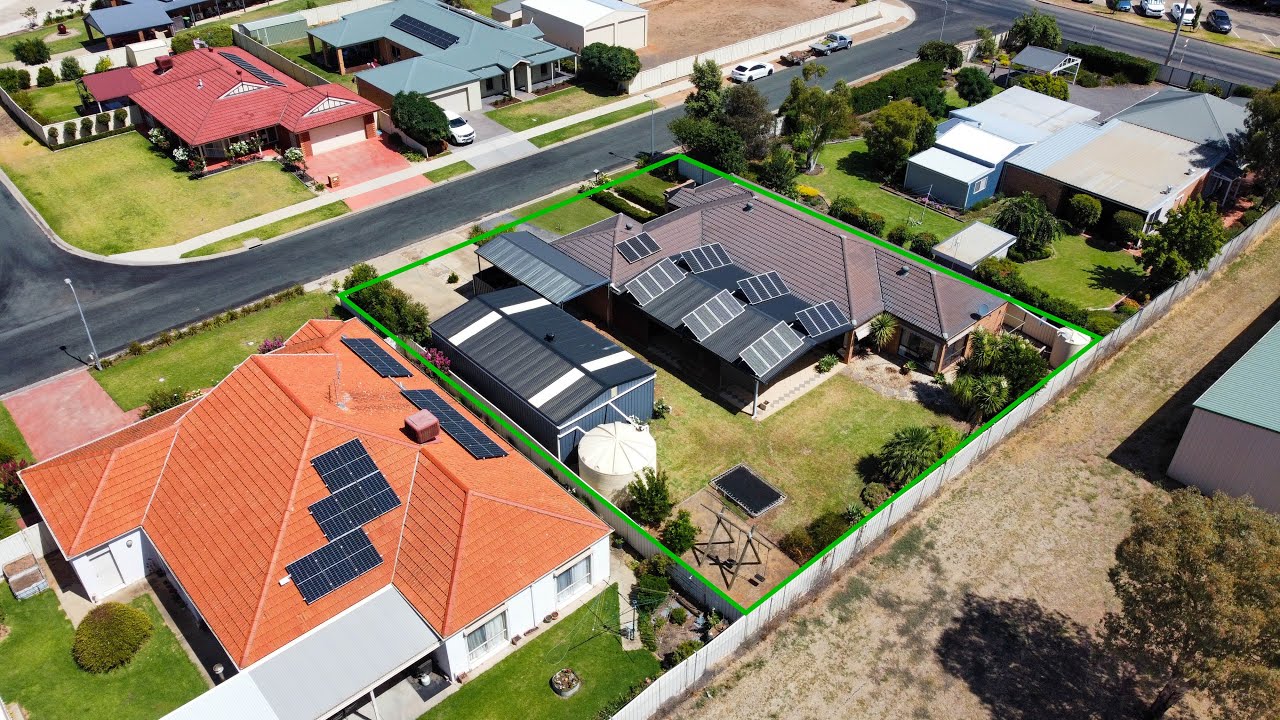 1 Cutri Drive Swan Hill - YouTube