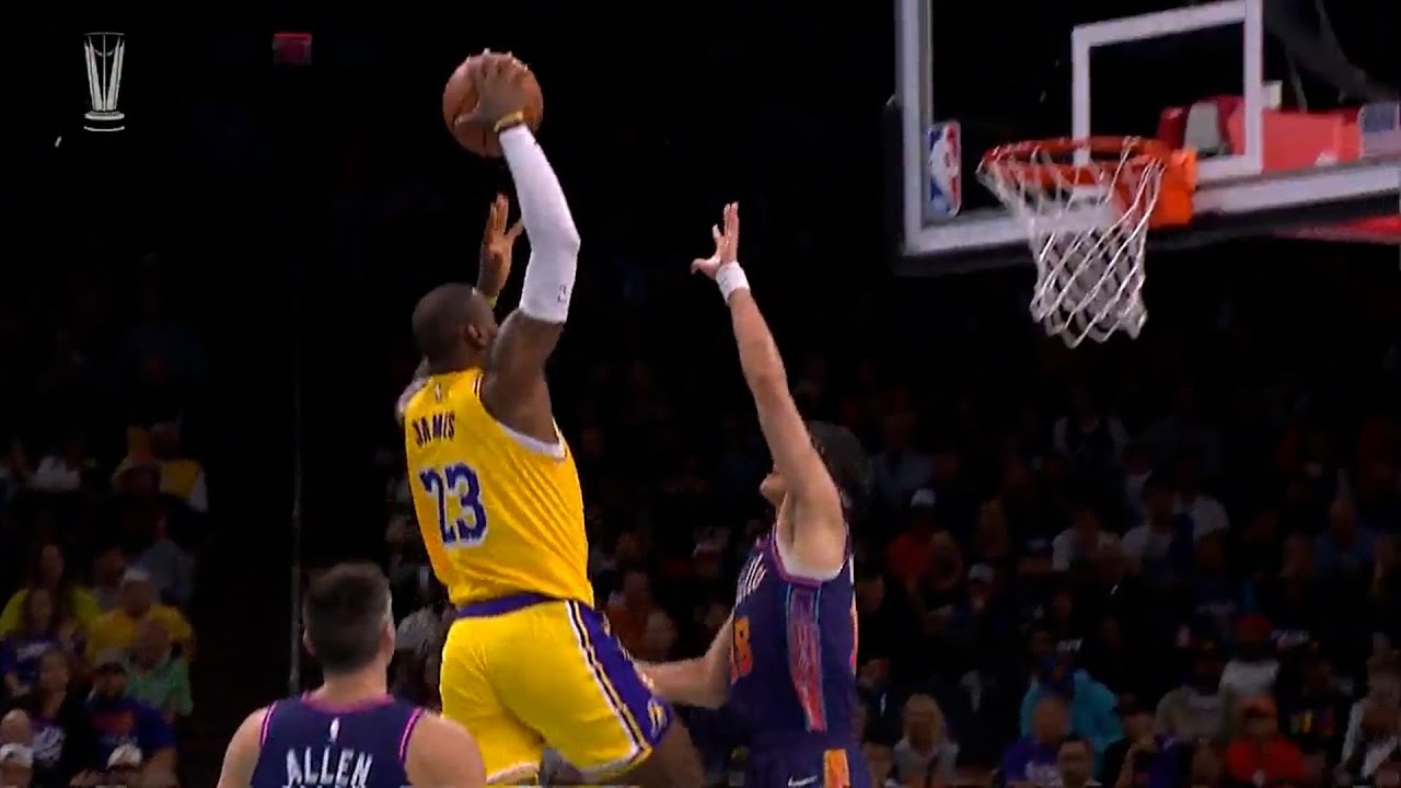 LeBron James forgot he was 38 years old while trying to hit a long dunk ...