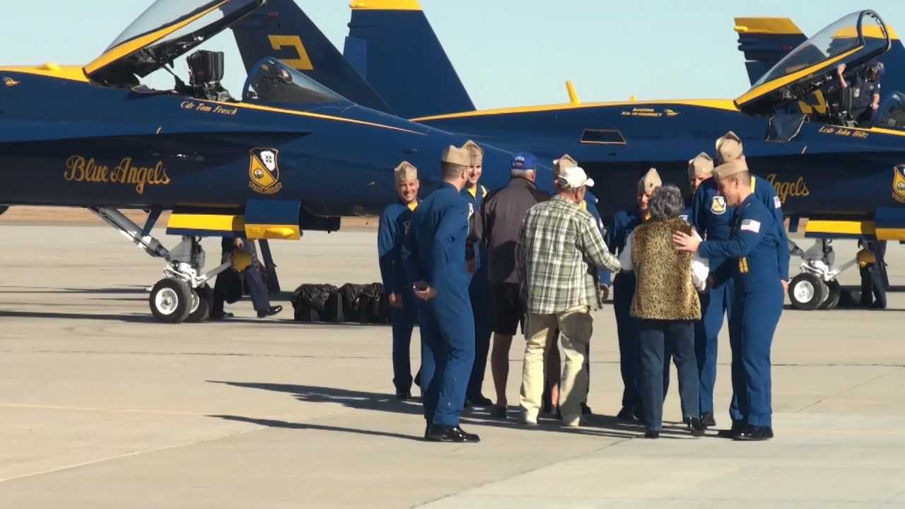 Blue Angels arrive in El Centro - YouTube