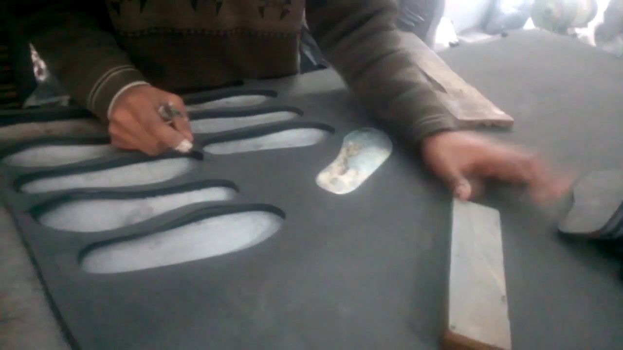 Hand cutting process use in footwear industry. - YouTube