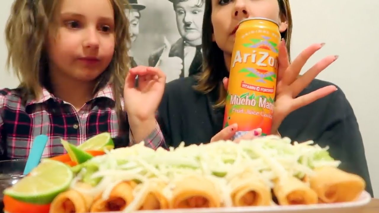 MOM AND DAUGHTER EATING TAQUITOS MUKBANG - Eating with the Candoos ...
