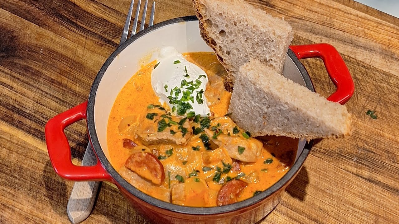 TEJSZÍNES LECSÓS SERTÉSSZŰZ CSÍKOK/Roppant egyszerű és isteni recept ...