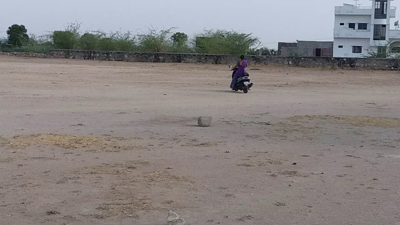 How to drive scooty in easy style - YouTube