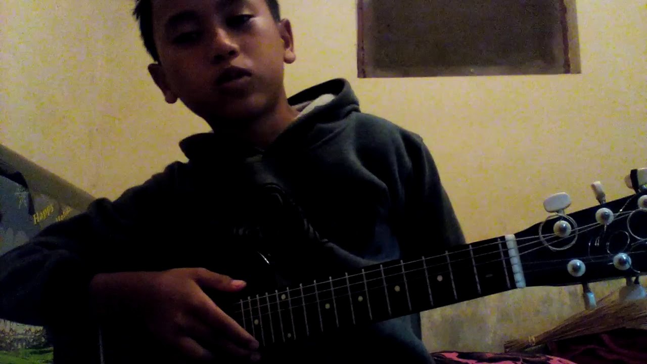 gitar lucu - YouTube
