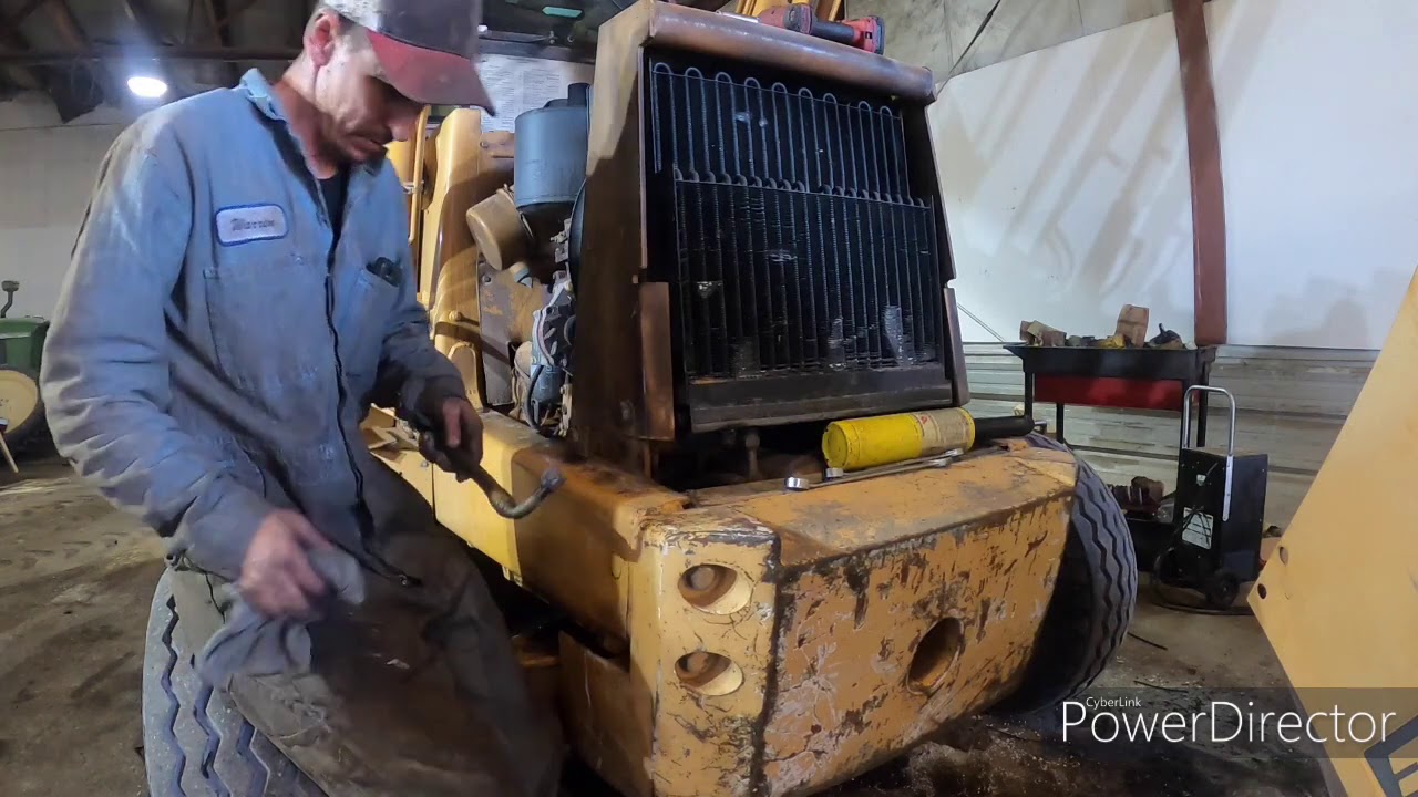 Fixing a few problems on the backhoe. - YouTube